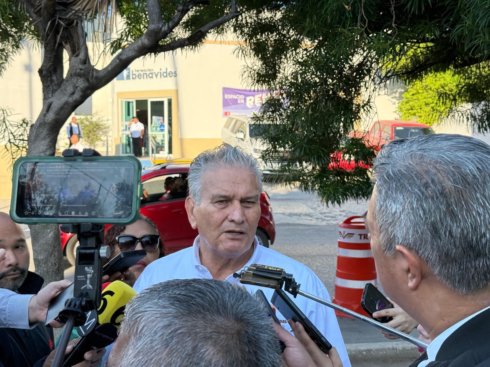 Pasantes de medicina aún no pueden prescribir recetar, están en fase de ...